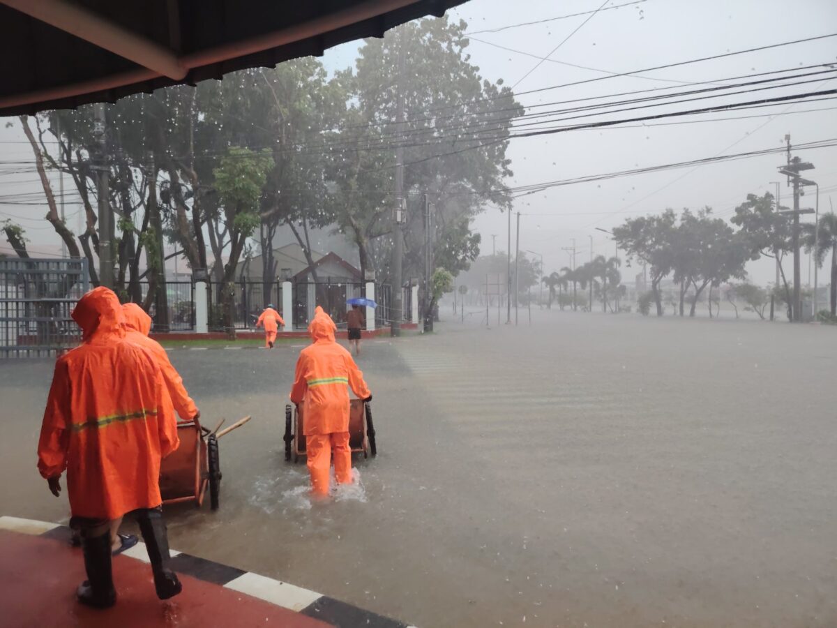 Orange rainfall warning up in Metro Manila, 7 Luzon provinces