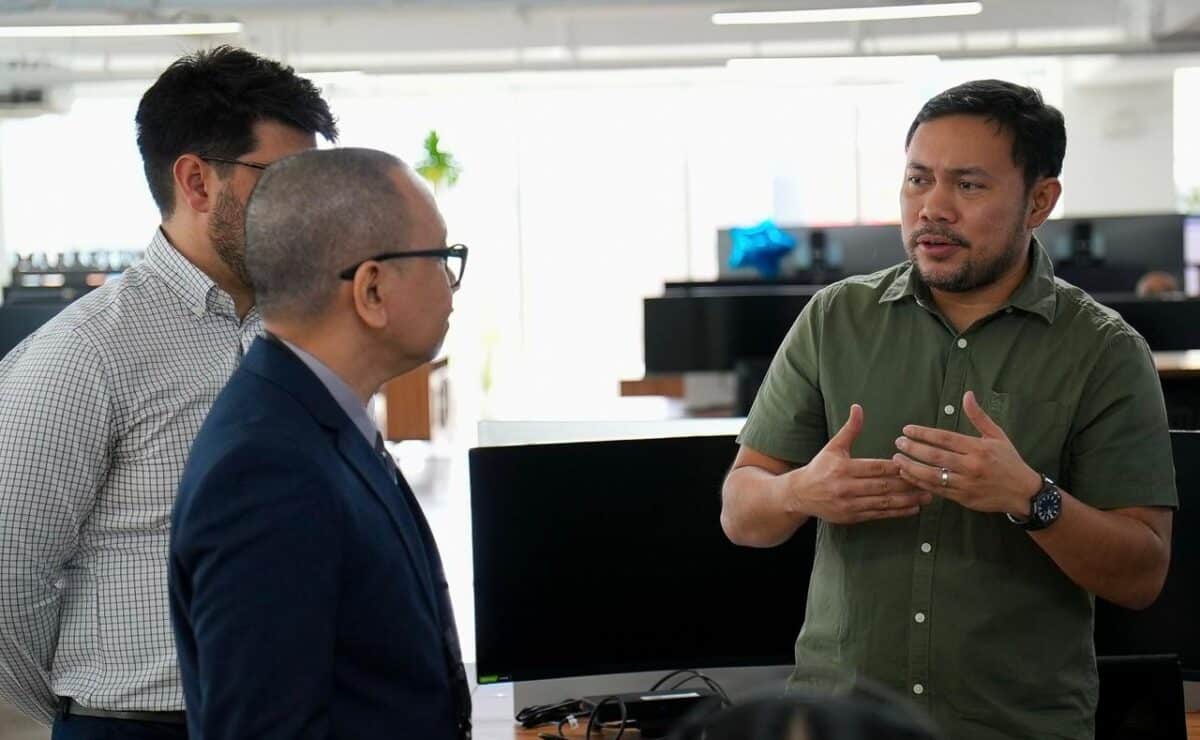 Mark Villar pushes for Senate probe into online job scams surge