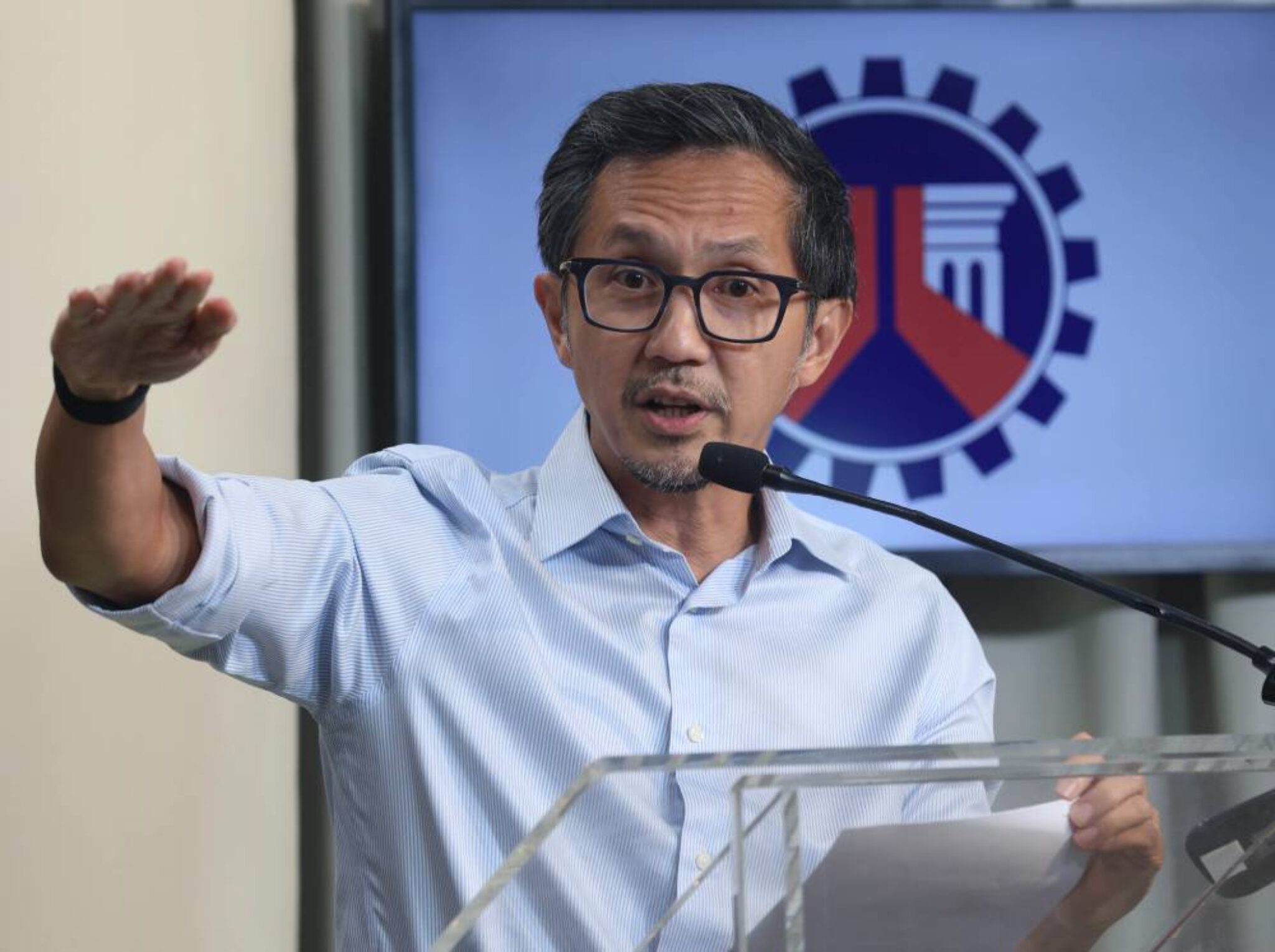 Due to time limits: Back-to-zero DPWH budget impossible – Dizon