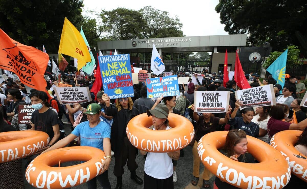 Pursue cases vs contractors, gov't officials, lawmakers — coalition