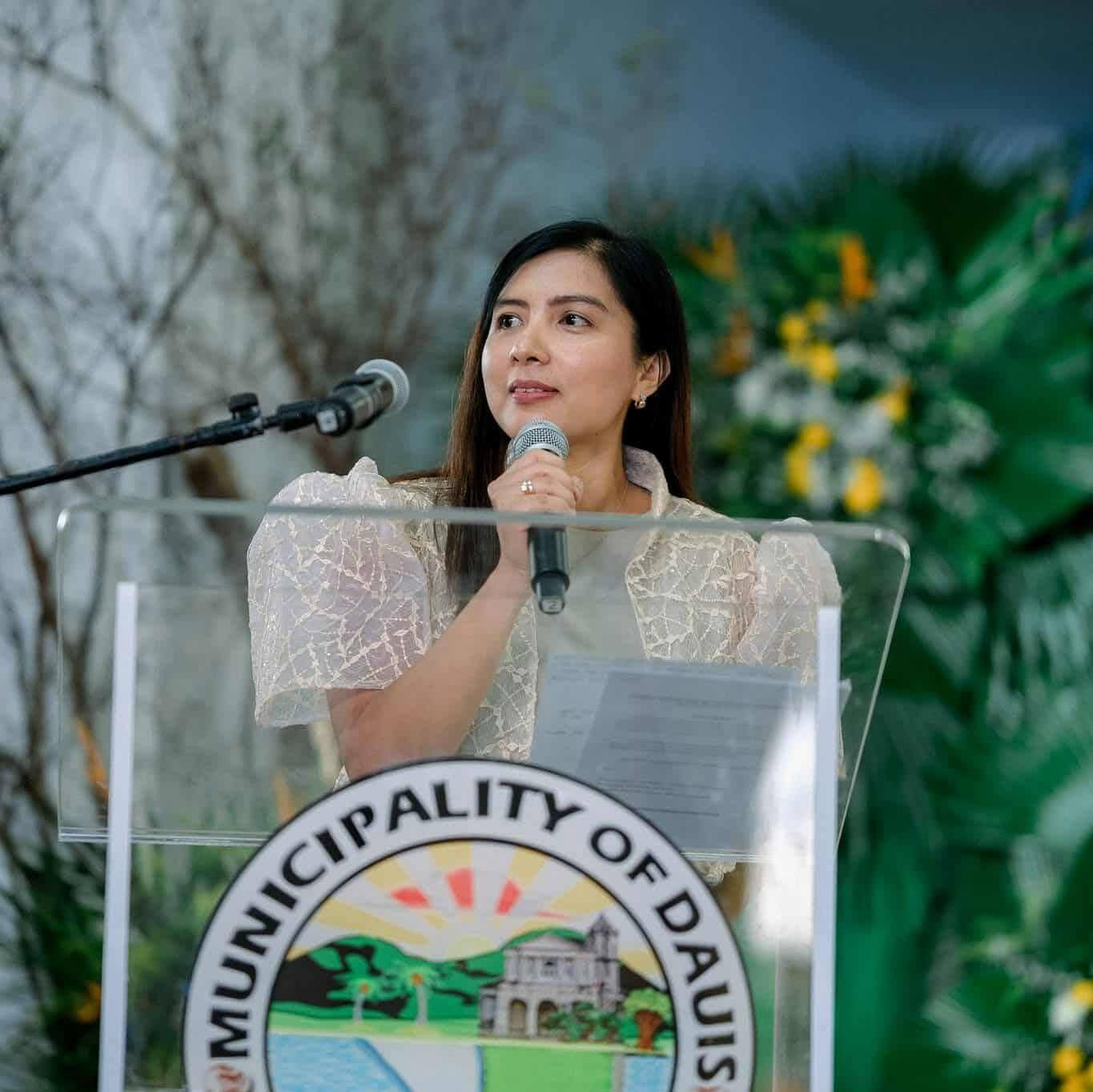 New mayor takes over in Bohol town