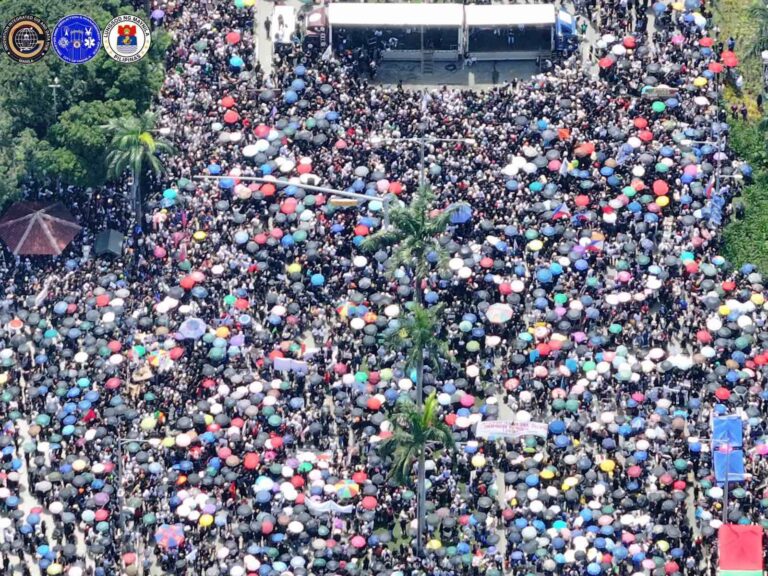 Tens of thousands join anti-corruption protests in Metro Manila