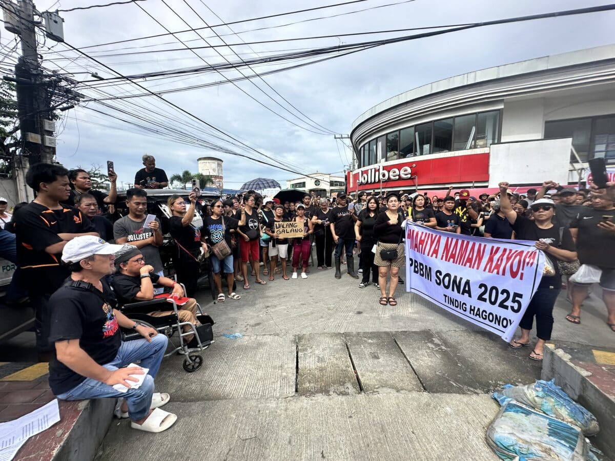Hagonoy folk, long suffering from floods, protest vs corruption