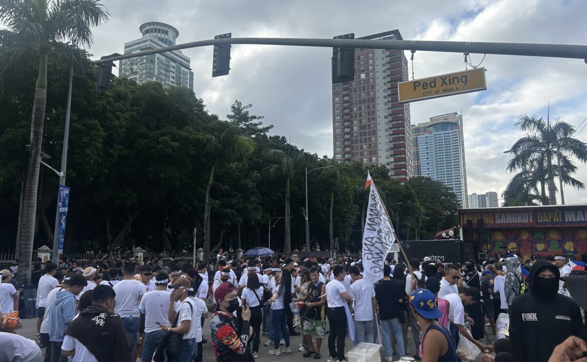 'Baha sa Luneta' protest starts
