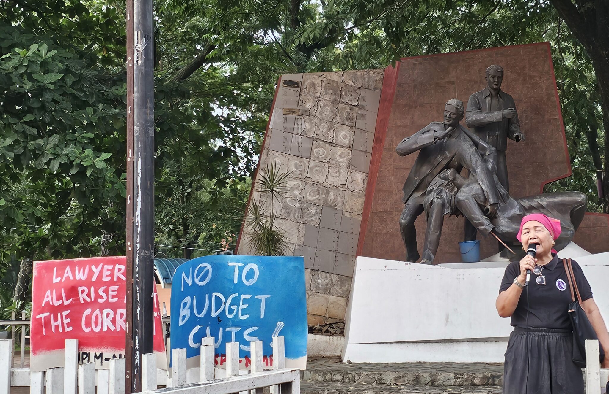 CdO rallyists sing for Kara David for `her wish to come true'