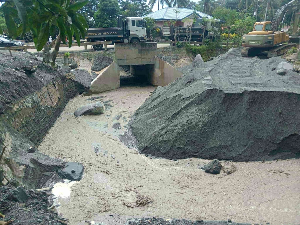 Rain triggers new muddy stream flow in Negros Occidental town