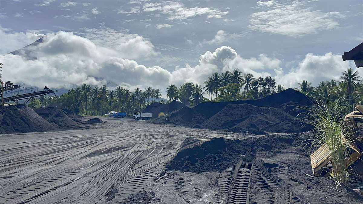 Sand quarry at Mayon slopes halted amid mudflow threat