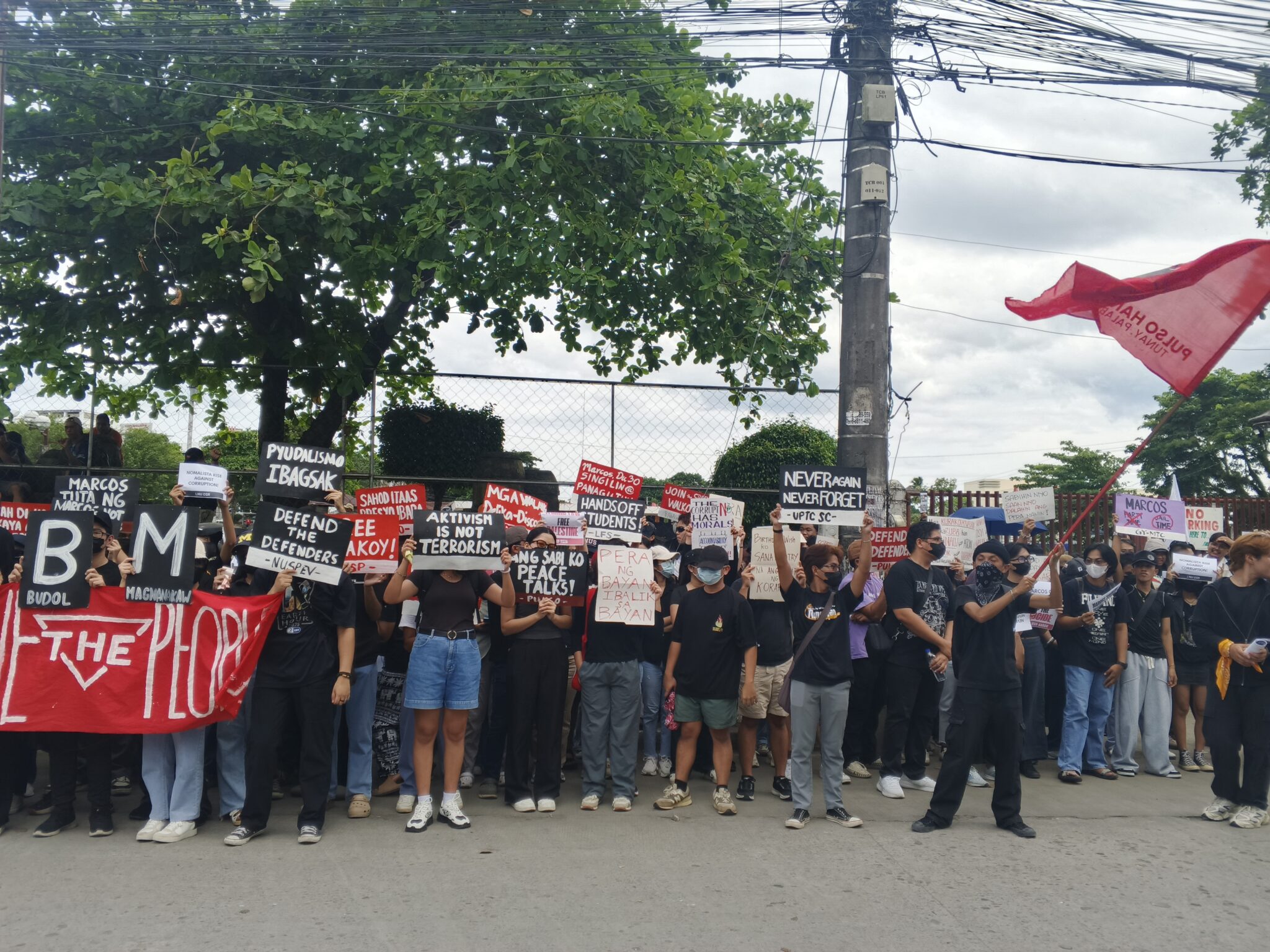 Militant rallyists in Tacloban seek Romualdez's resignation