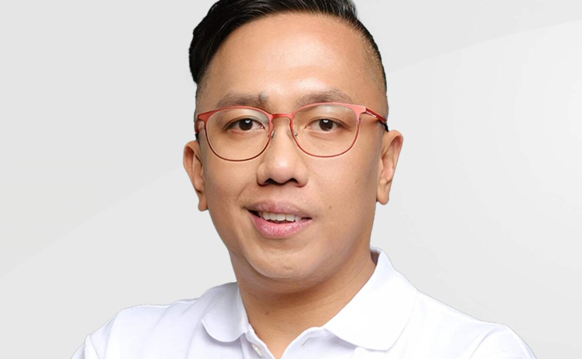 Cendaña warns rallyists: Asking Marcos to resign benefits Duterte