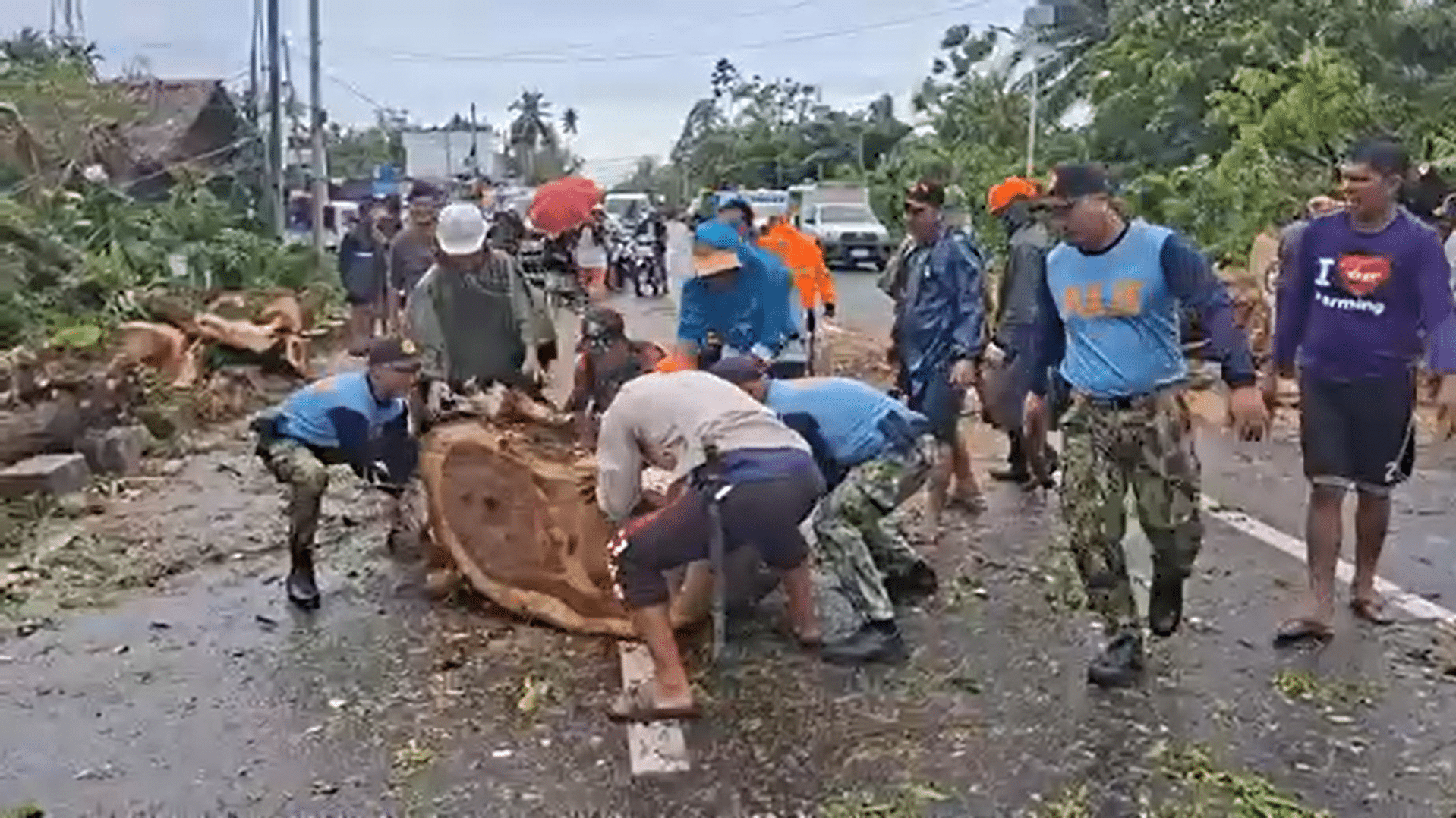 PNP mobilizes for road clearing, relief ops in typhoon-hit areas