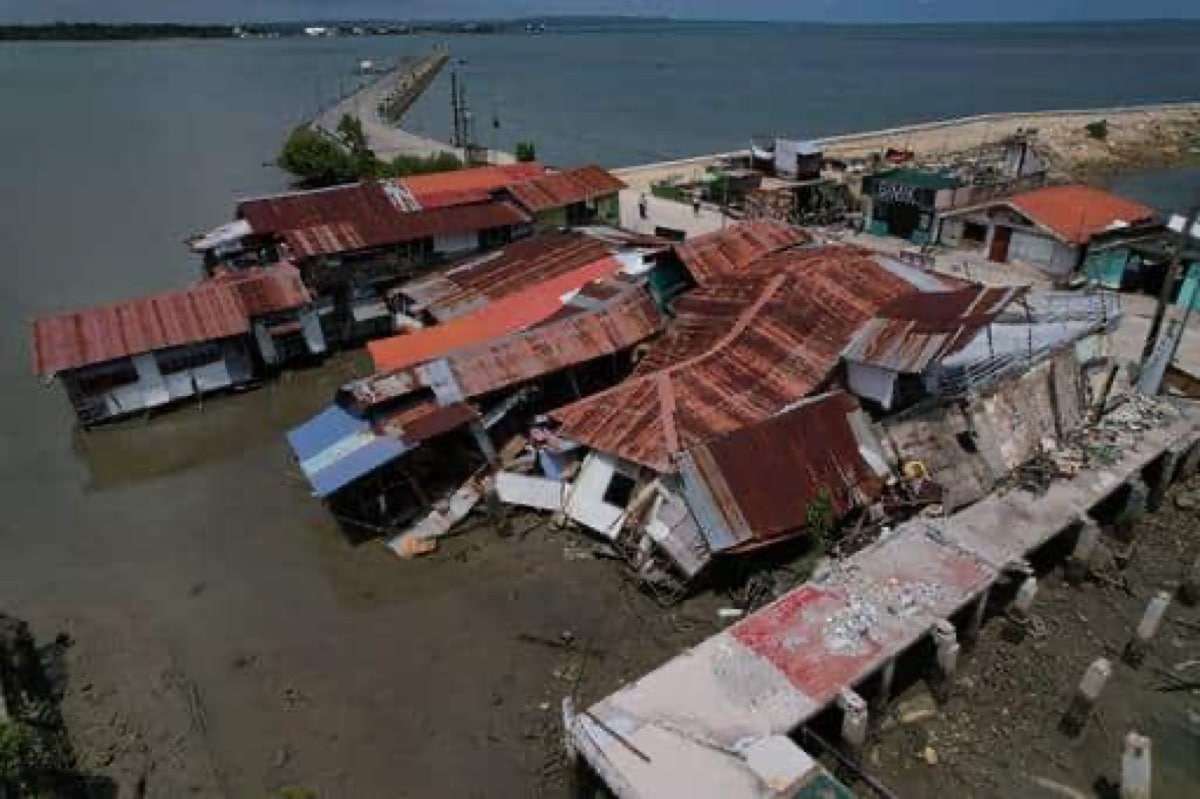 Aid slow to reach remote areas in quake-hit Cebu