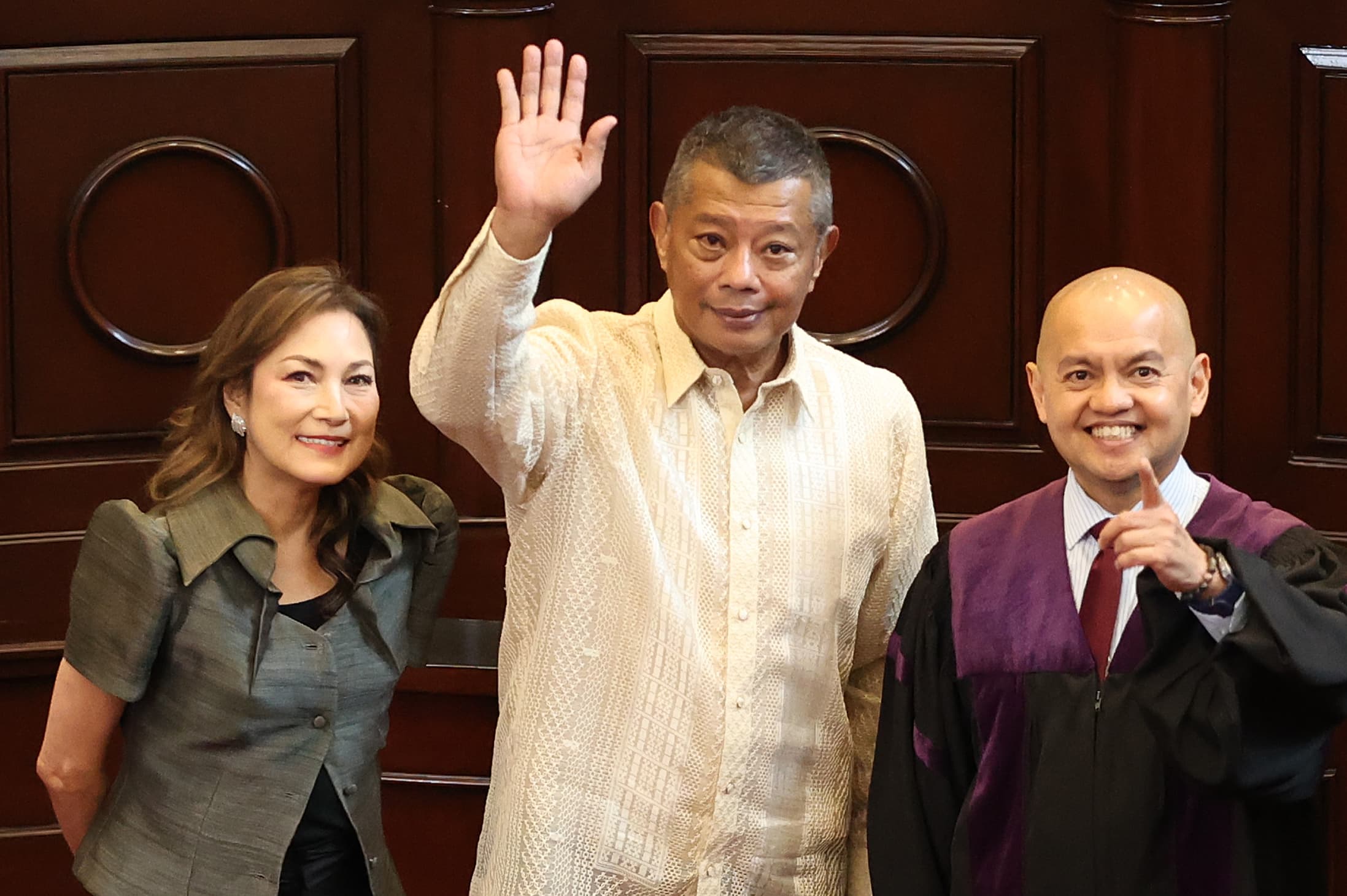 Palace brushes off VP Duterte’s objection to Remulla appointment