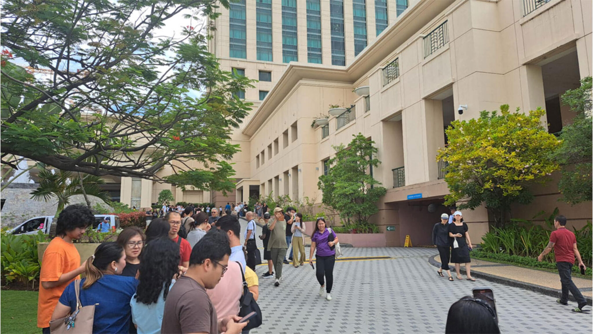 Davao earthquake forces evacuation in malls, hotels in Cebu City