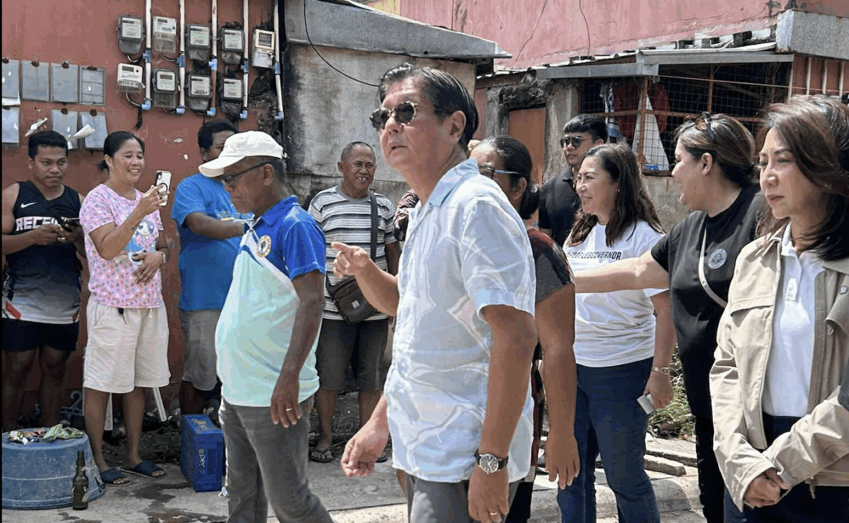 Cebu quake: Marcos inspects damage, extends help to residents