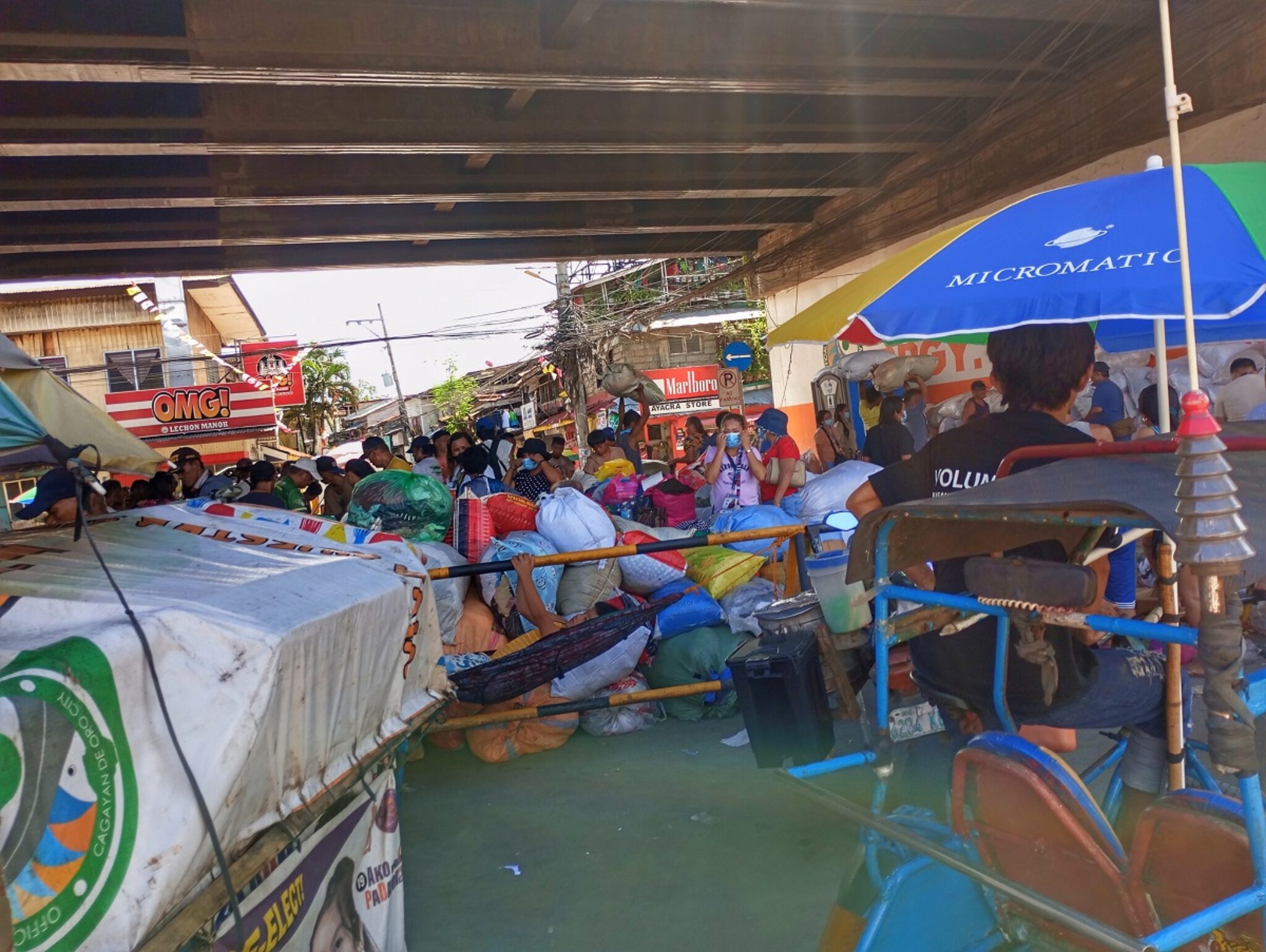 Survivors of CDO fire await aid a week after losing homes