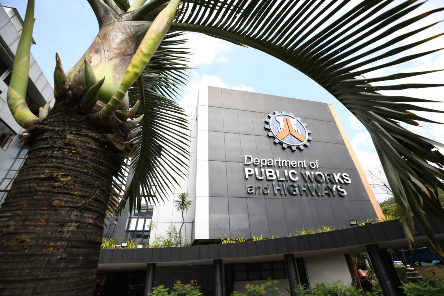 40 DPWH staff in flood control mess under preventive suspension