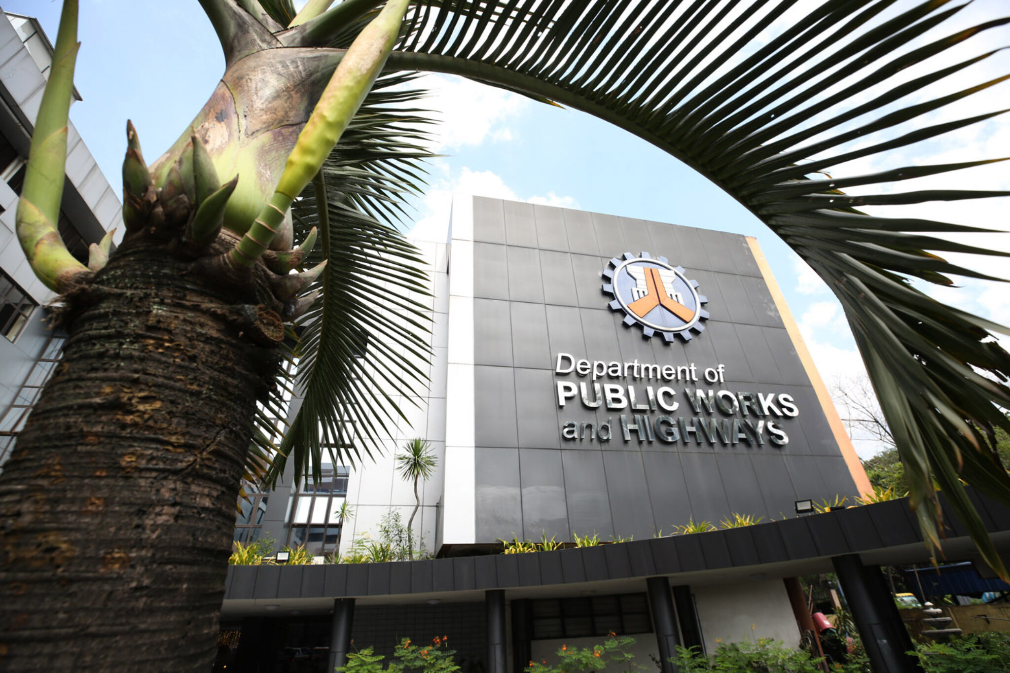 40 DPWH staff in flood control mess under preventive suspension