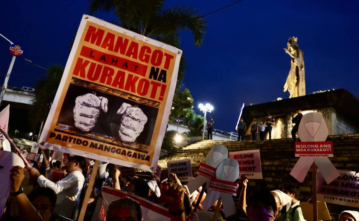 LOOK: Trillion Peso March holds protest at Edsa shrine