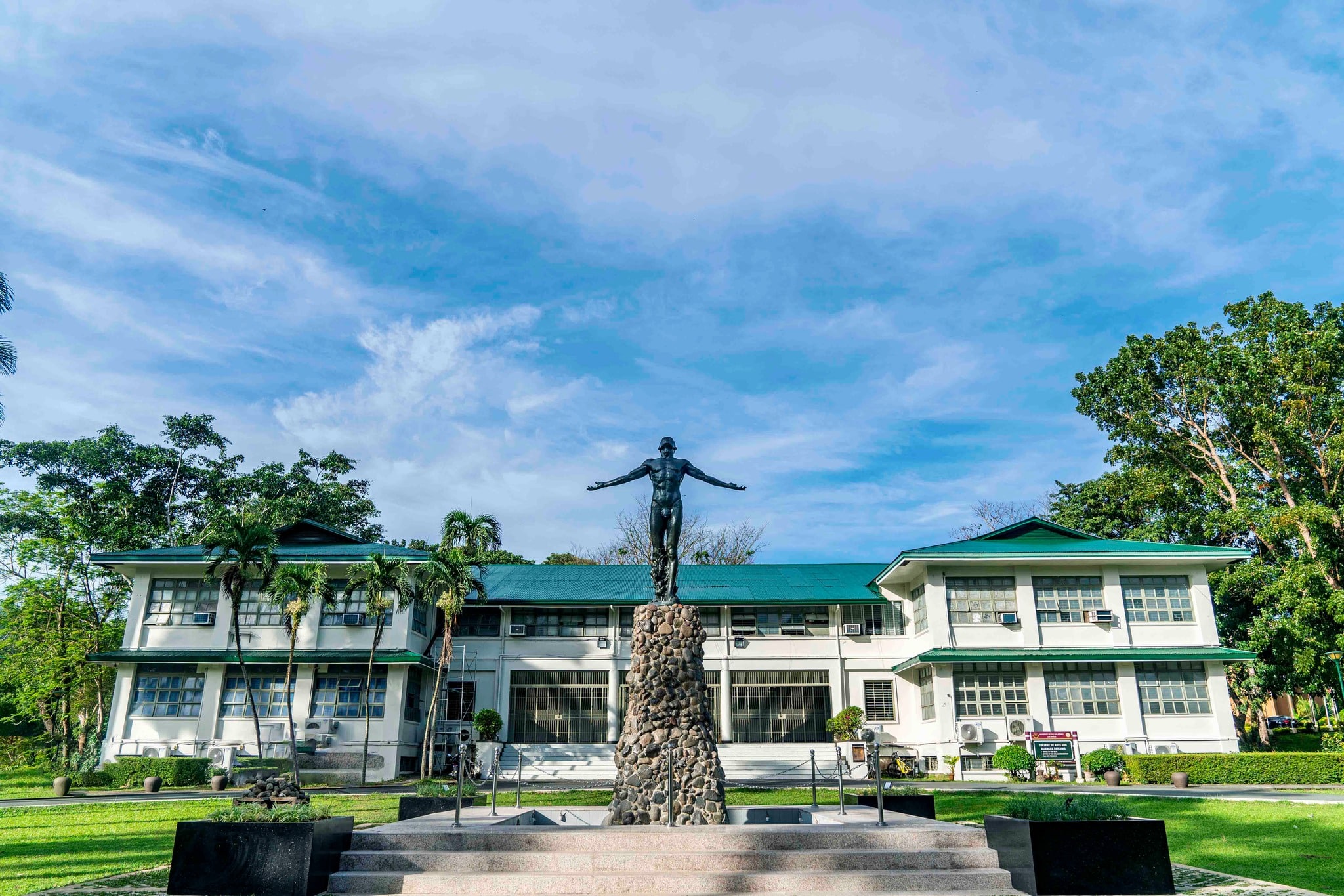 UPLB resumes limited in-person classes with quake precautions