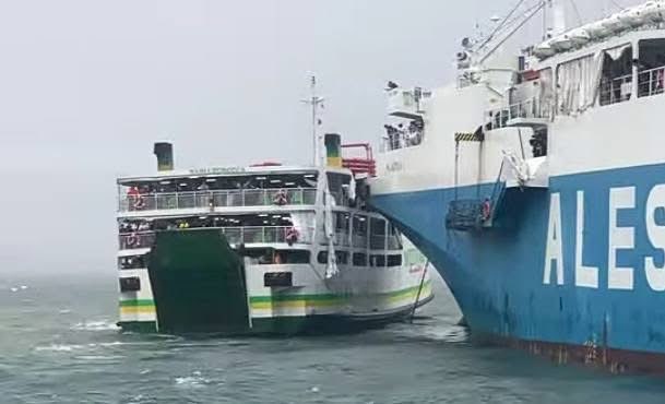 Ro-ro boat crashes with another ship as Tino brings high waves