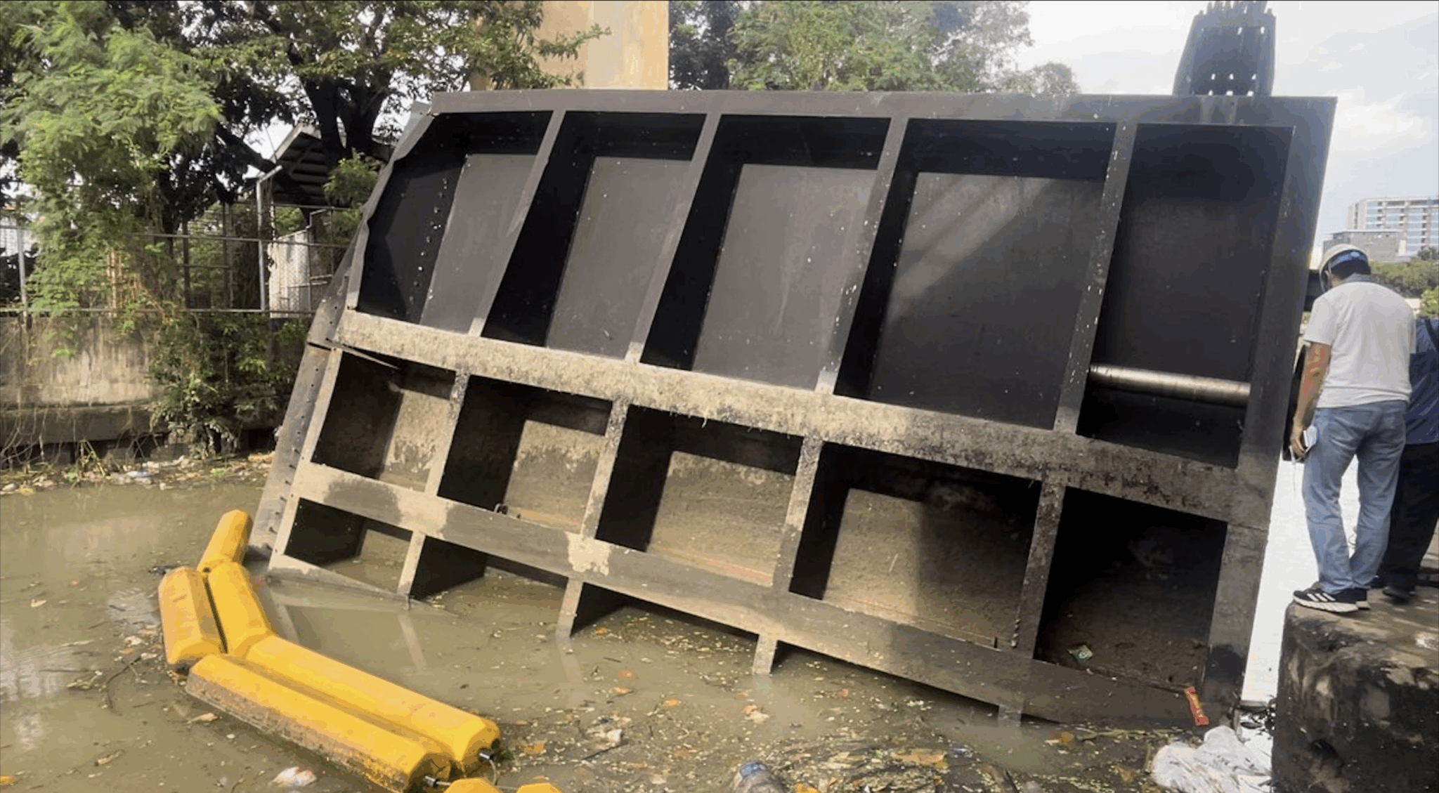 Paco floodgate damaged by Uwan to be repaired in 2 weeks