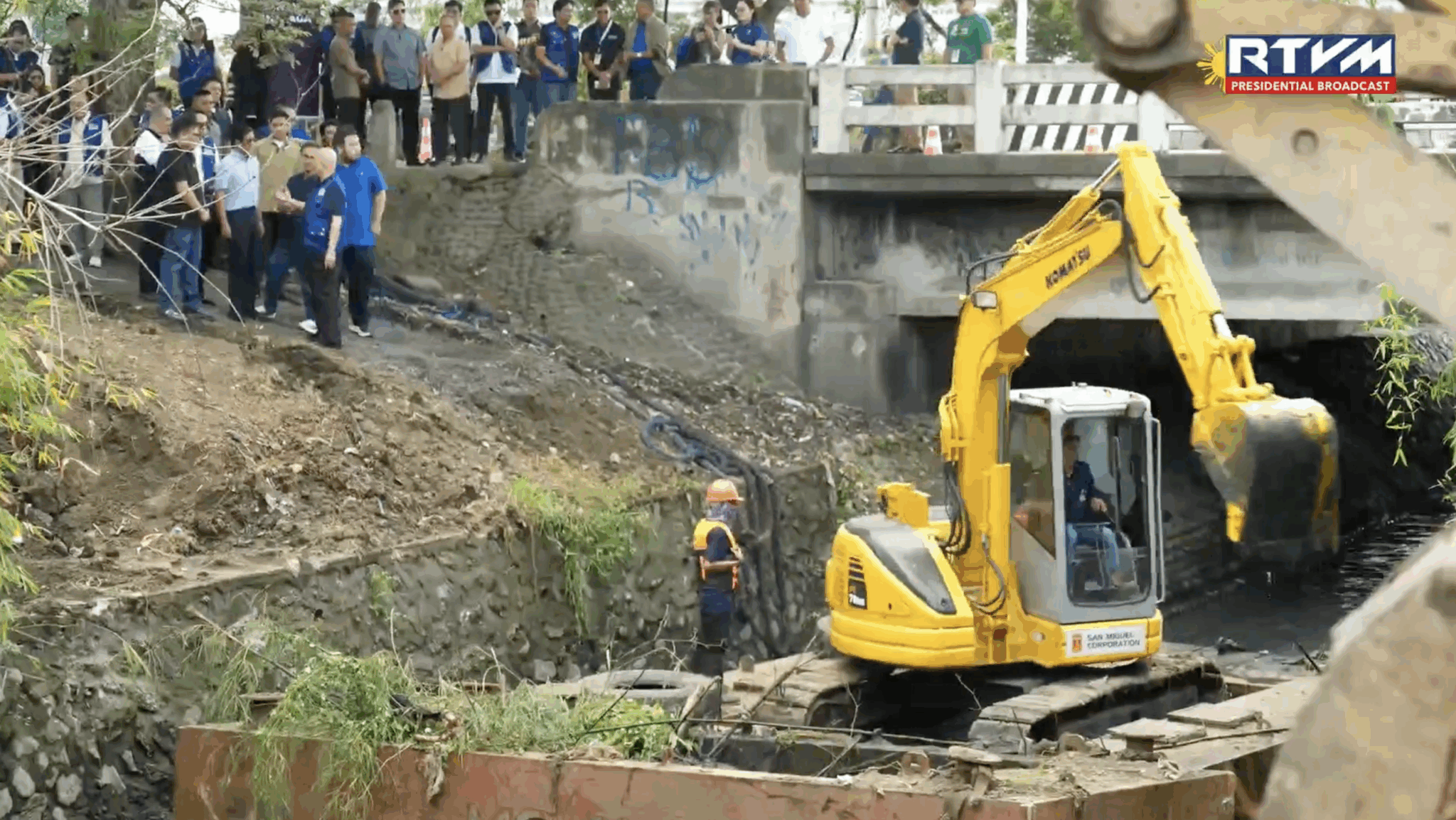 Marcos: Declogging can slash Metro Manila flooding by 60%