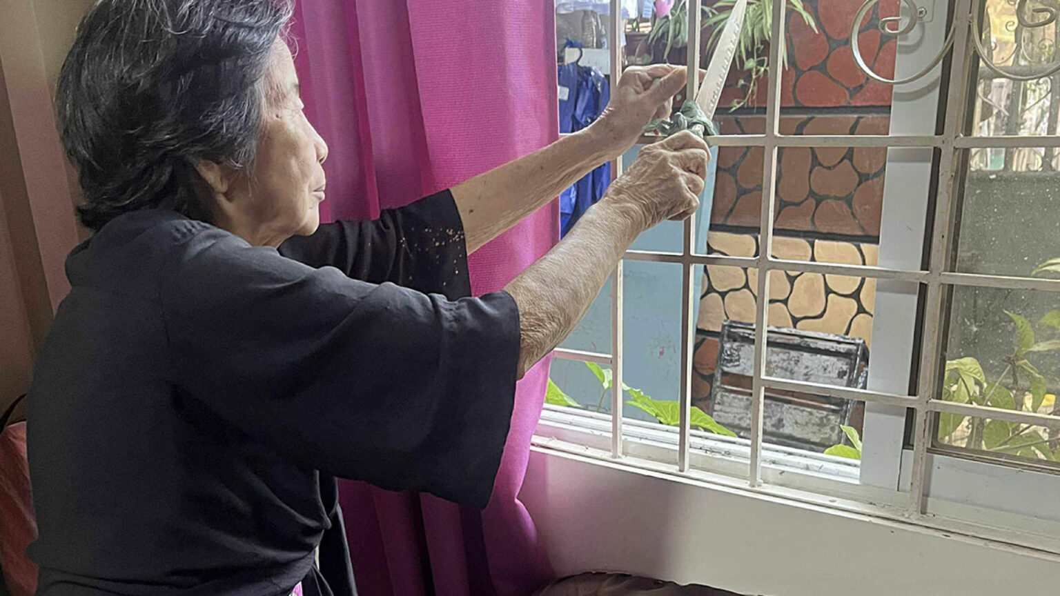 Ilongga grandmother’s typhoon ritual: ‘The knife that cuts the wind’