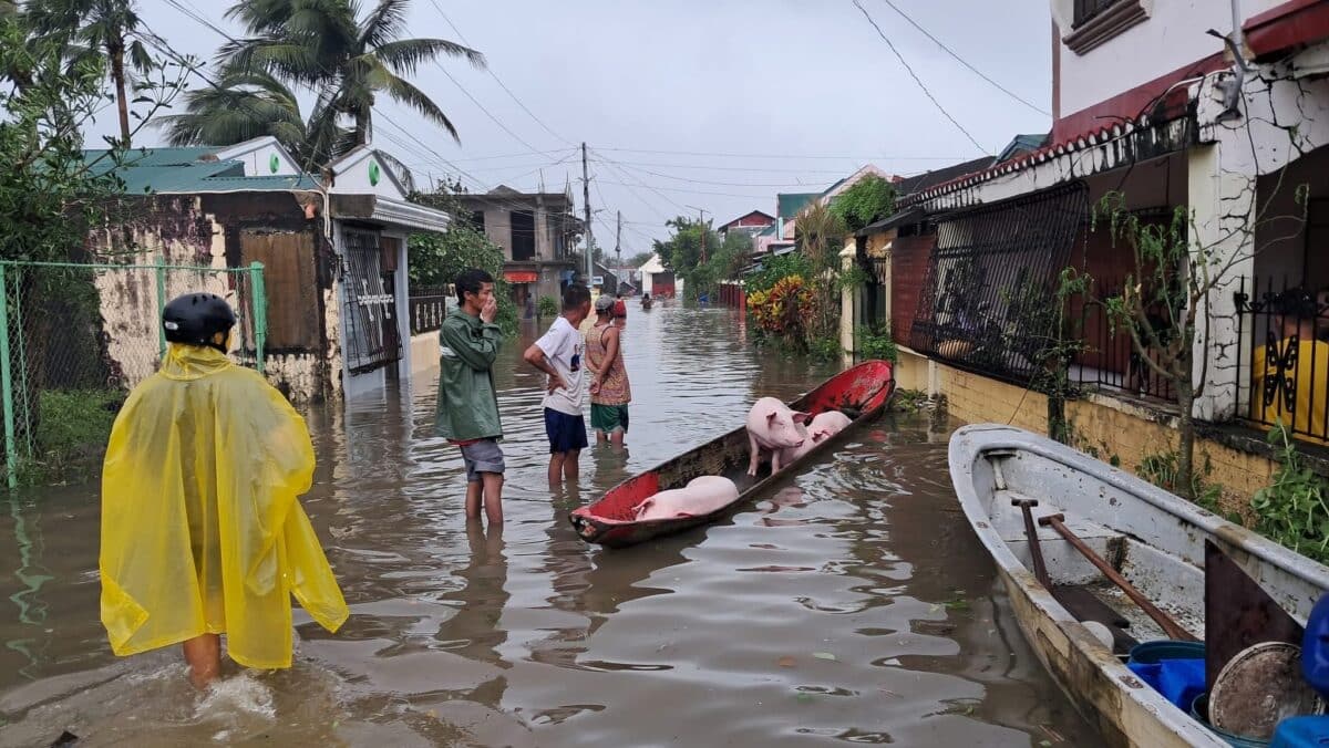 Uwan displaces thousands in Bicol