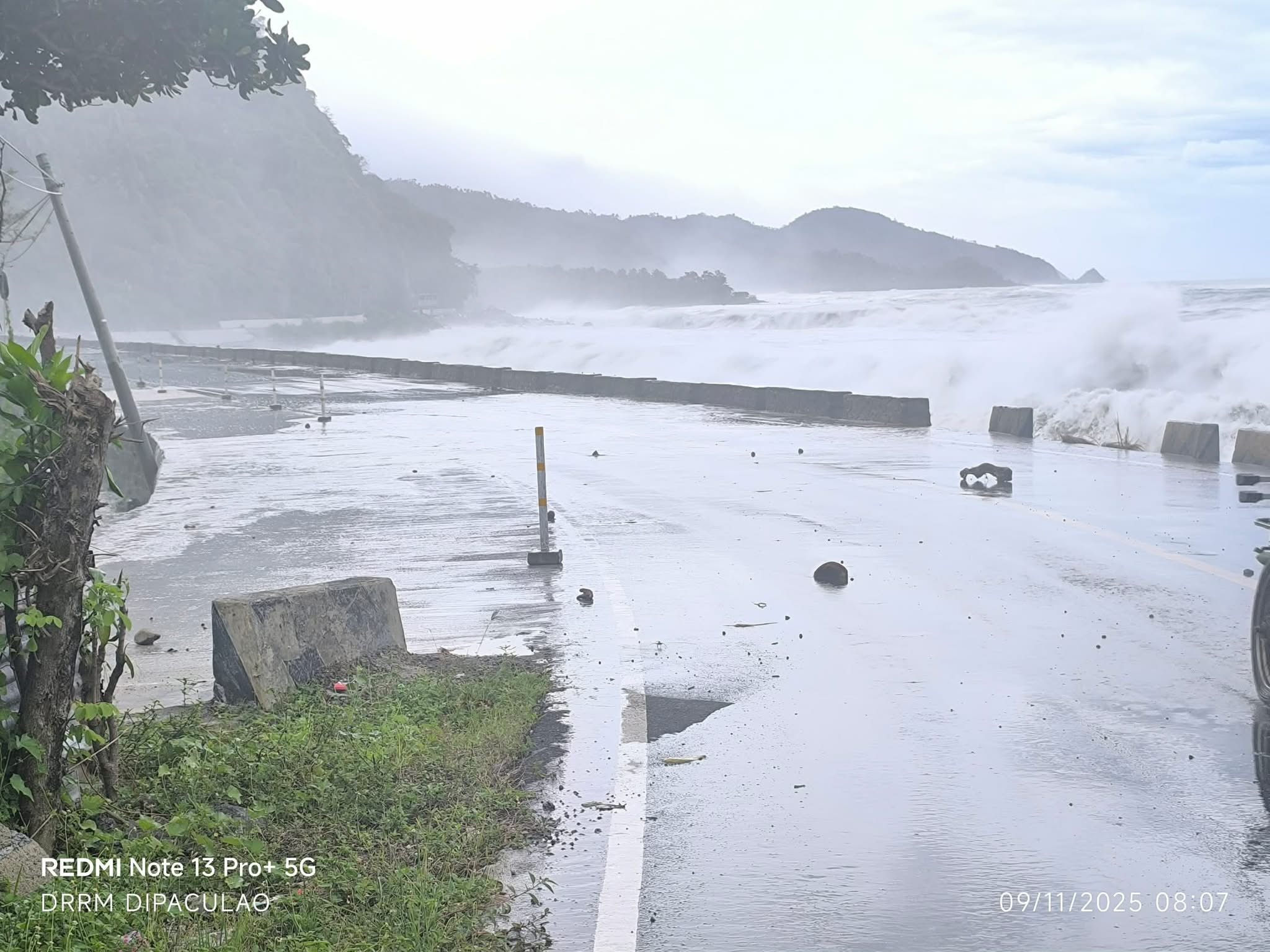 Uwan heavy rains, strong waves make Aurora roads impassable