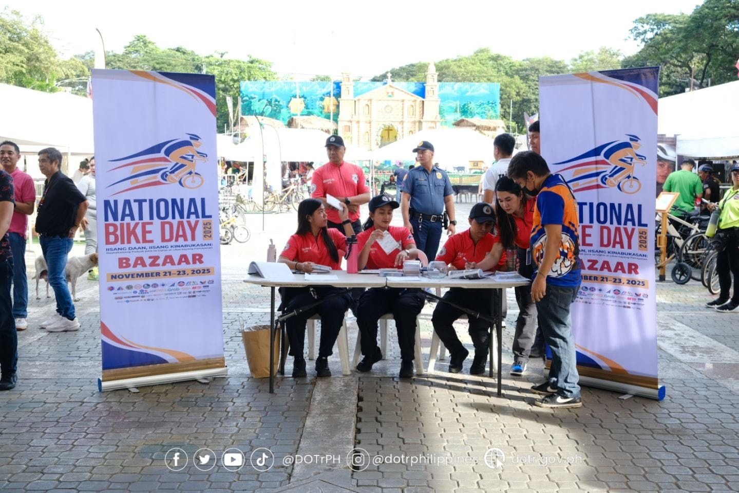 Bicol begins to feel the impact of Uwan’s strong winds, rains