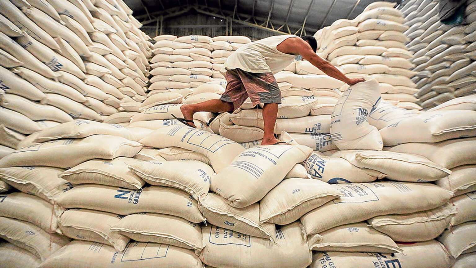 Gov’t sets ‘flexible’ tariff on rice imports