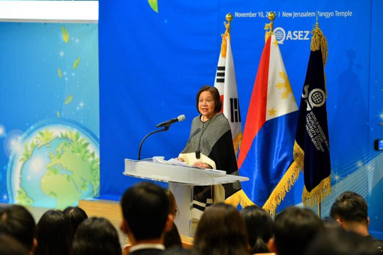 Cynthia Villar honored at ASEZ Global Forum for eco drives