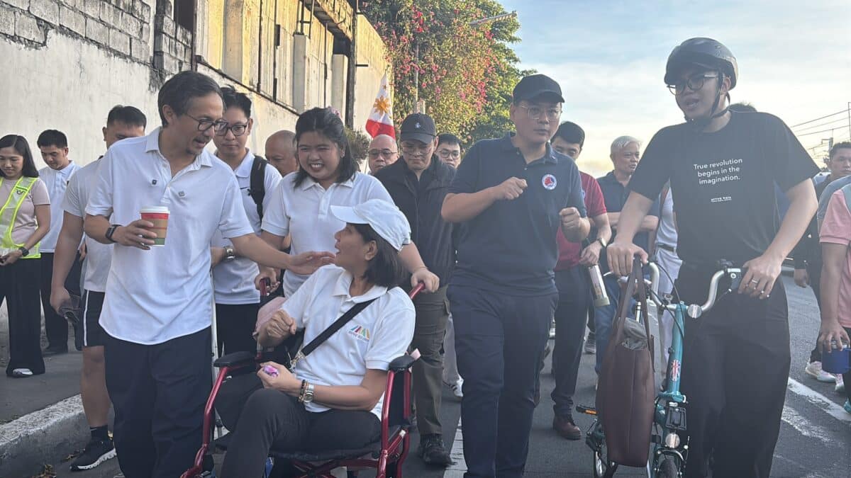 Edsa sidewalks fail accessibility test for PWDs
