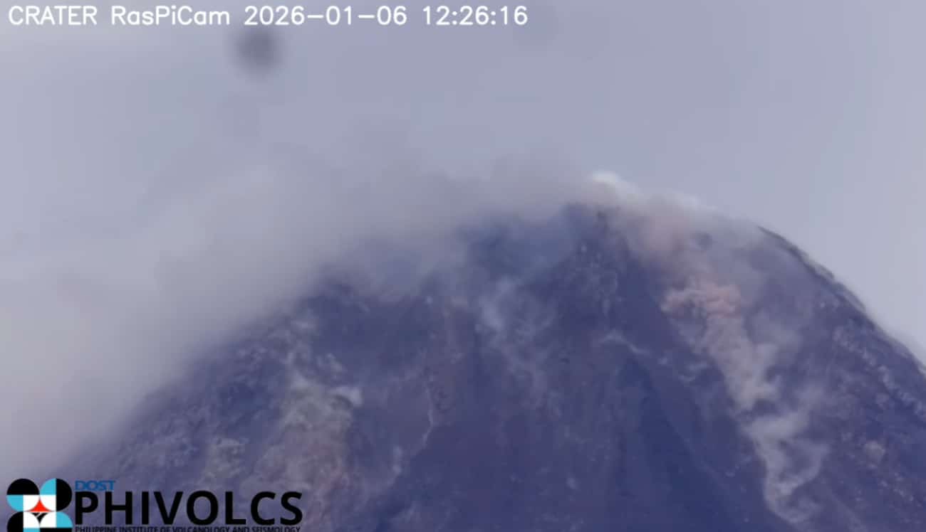 Albay town orders evacuation of families inside Mayon danger zone