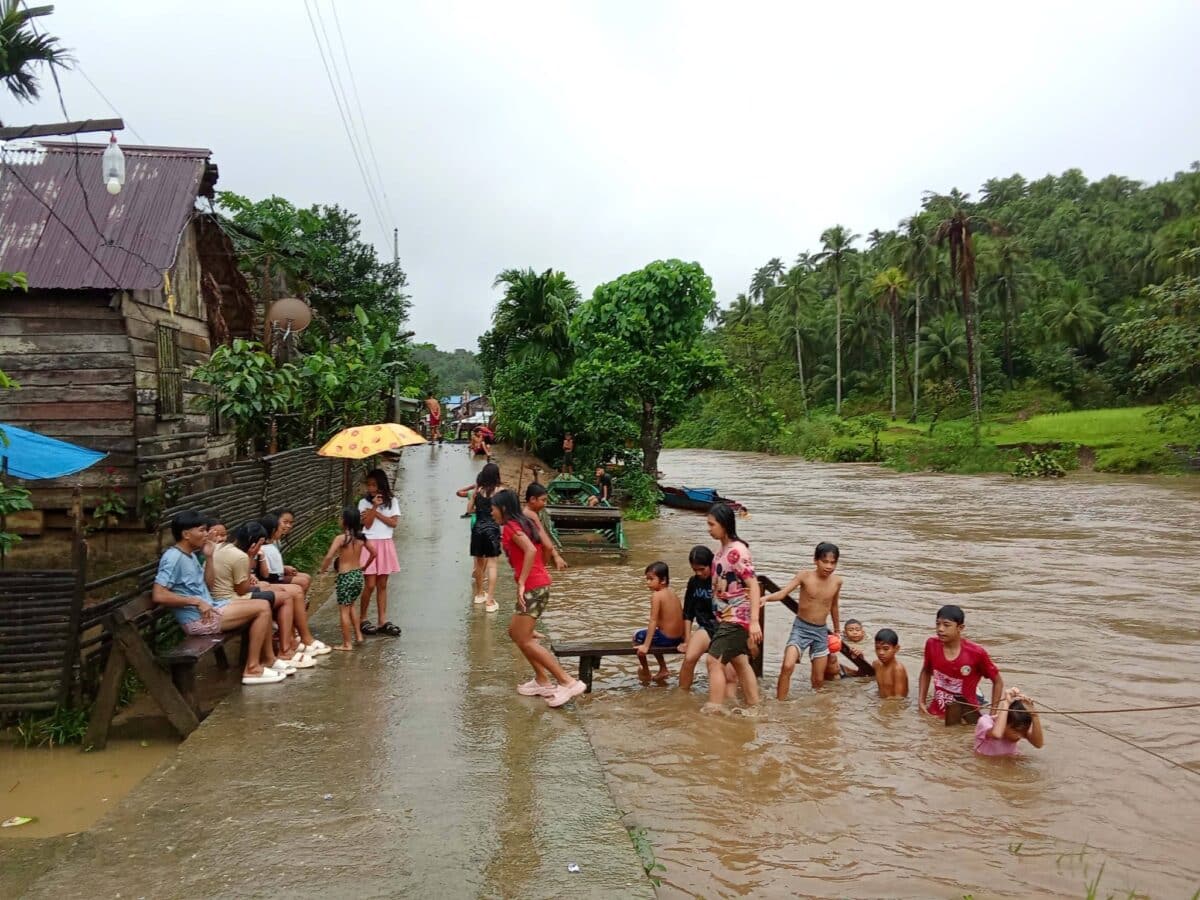 Flooding hits several towns in Samar provinces