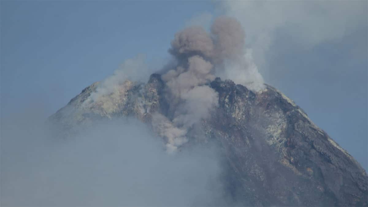 Mayon Volcano to be put under Alert Level 3 –Phivolcs | Inquirer News