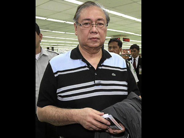 Mike Arroyo, PNP execs face plunder on chopper deal | Inquirer News