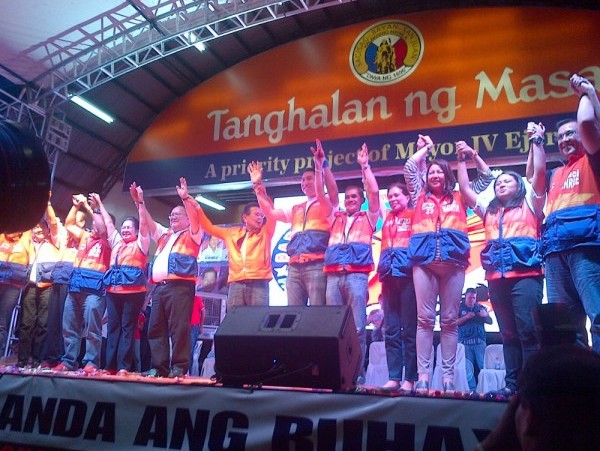 Estrada defends political dynasty | Inquirer News