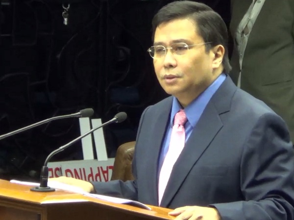 Senator Estrada flies to US, but without Precy | Inquirer News