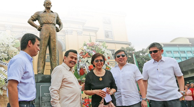Arsenic’ back at Manila City Hall, marks Estrada bid for new Golden Age ...
