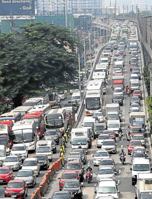 Driving alone along Edsa may soon be banned | Inquirer News